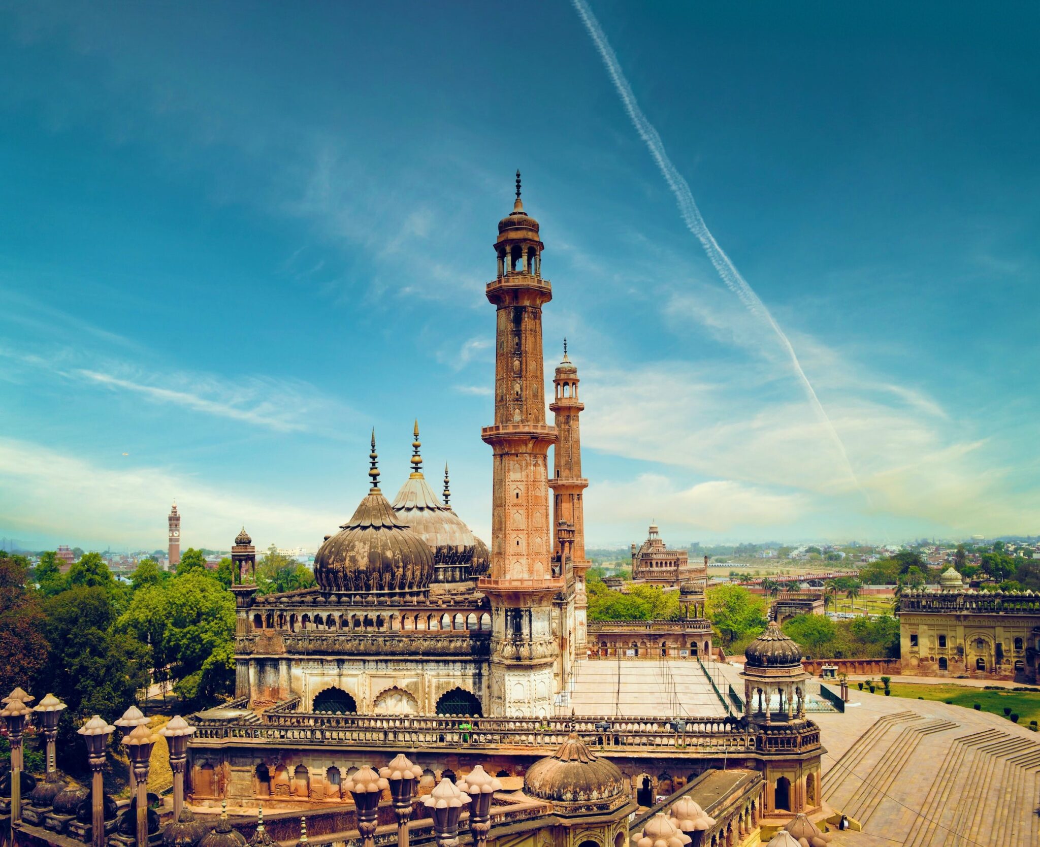 8 Historical Places of Lucknow rich with the memories of the Past
